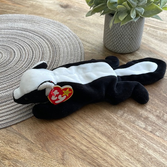 Ty | Toys | Ty Beanie Baby Stinky The Skunk | Poshmark